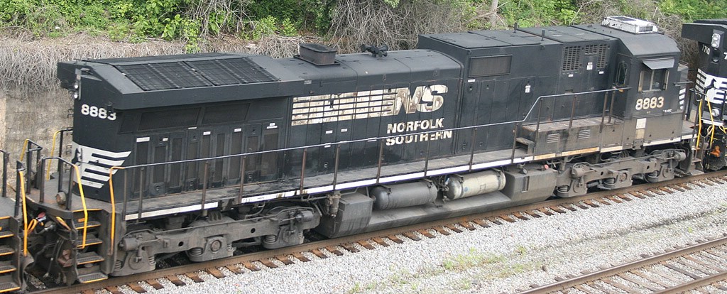 NS 8883